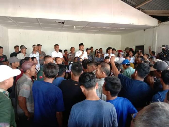 Pemasangan Plang PT KAI di Perlanaan Bandar Diprotes, Warga Takut Tergusur Pemasangan Plang PT KAI di Perlanaan Bandar Diprotes, Warga Takut Tergusur