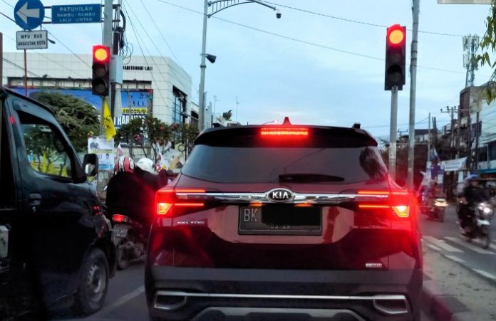 Penyebab Mobil Manual Genjot Saat Pindah Persneling