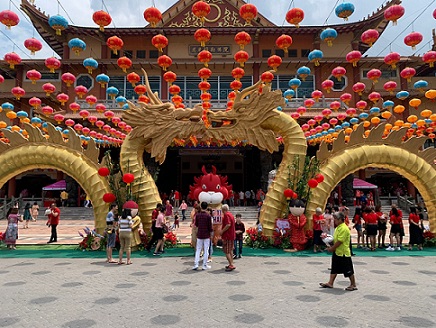 Perayaan Imlek 2024 di Maha Vihara Maitreya Cemara Asri Berlangsung ...