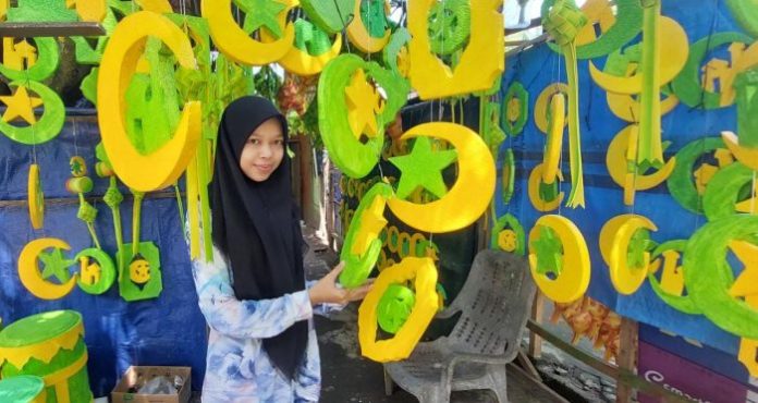Permintaan Pernak Pernik Lebaran Meningkat, Perajin: Semoga Terus ...