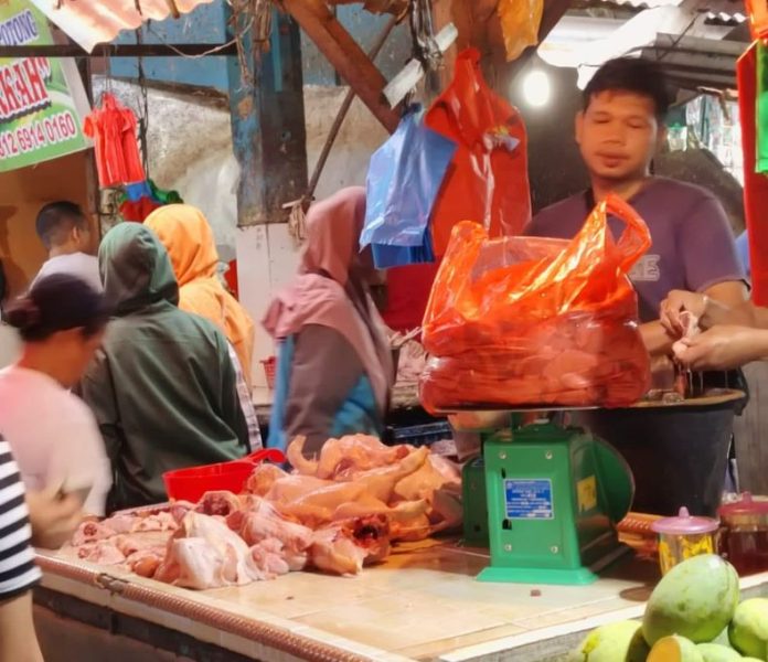 Permintaan Tinggi, Harga Daging Ayam Alami Kenaikan