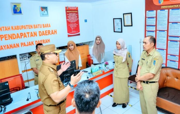 Pj Bupati Batu Bara Sidak ke Kantor Bapenda: Jangan Ada Pungli! Pj Bupati Batu Bara Sidak ke Kantor Bapenda: Jangan Ada Pungli!