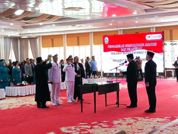 Pj Bupati Deli Serdang dan Pj Bupati Taput Resmi Dilantik Pj Bupati Deli Serdang dan Pj Bupati Taput Resmi Dilantik