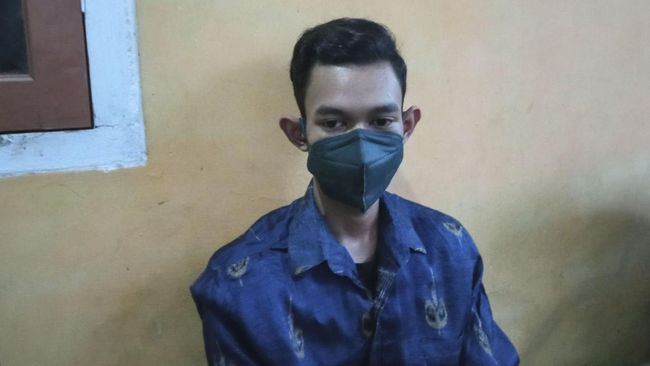 Pria Ini Bantah Dituding Jadi Sosok Hacker Bjorka Pria Ini Bantah Dituding Jadi Sosok Hacker Bjorka