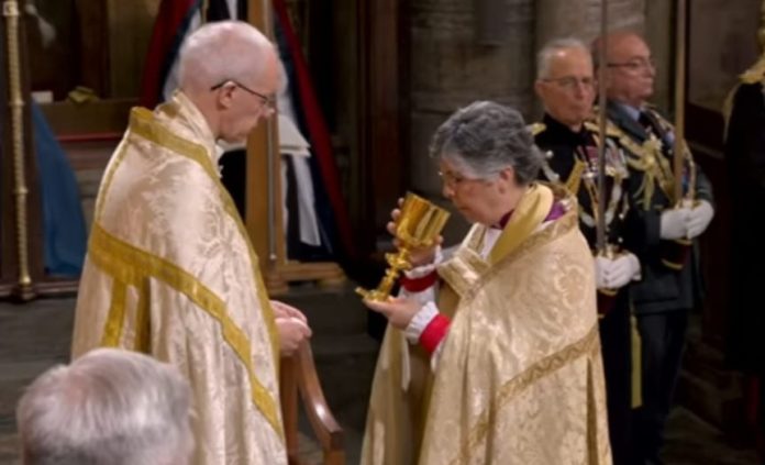 Raja Charles III Resmi Dinobatkan Jadi Raja Inggris