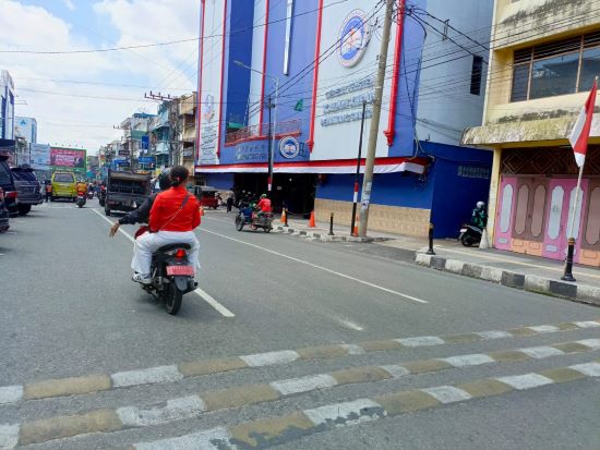 Rambu Kejut di Jalan Merdeka Meresahkan Pengguna Jalan