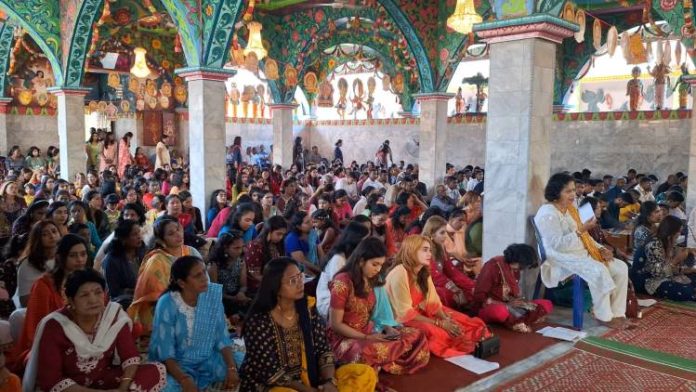 Ratusan Umat Hindu Rayakan Deepavali di Kuil Shri Mariamman Medan