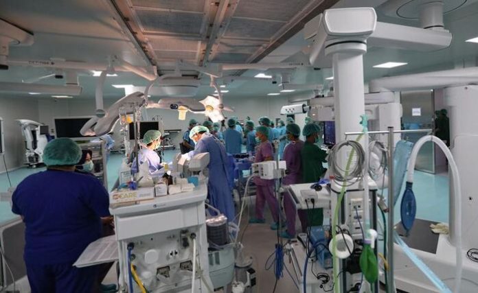 RSCM Berhasil Gunakan Robotik Operasi Kista Pasien