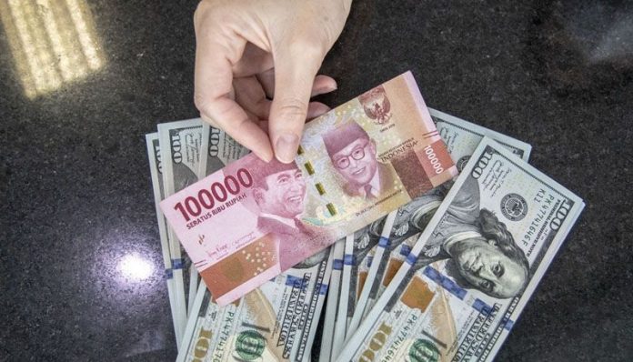 Rupiah Kembali Melemah Jadi Rp15.600 per Dolar AS, Ini Penyebabnya