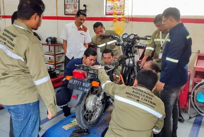 SMK Persiapan Siantar Sukses Ubah Konversi Motor BBM Jadi Motor Listrik