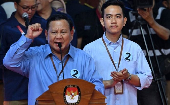 Survei LSI Denny JA Terbaru, Pasangan Ini Tembus 50 Persen Survei LSI Denny JA Terbaru, Pasangan Ini Tembus 50 Persen