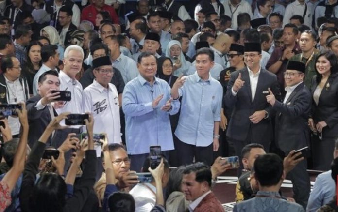 Survei Terbaru LSI Denny JA, Cek Pasangan Terunggul Survei Terbaru LSI Denny JA, Cek Pasangan Terunggul