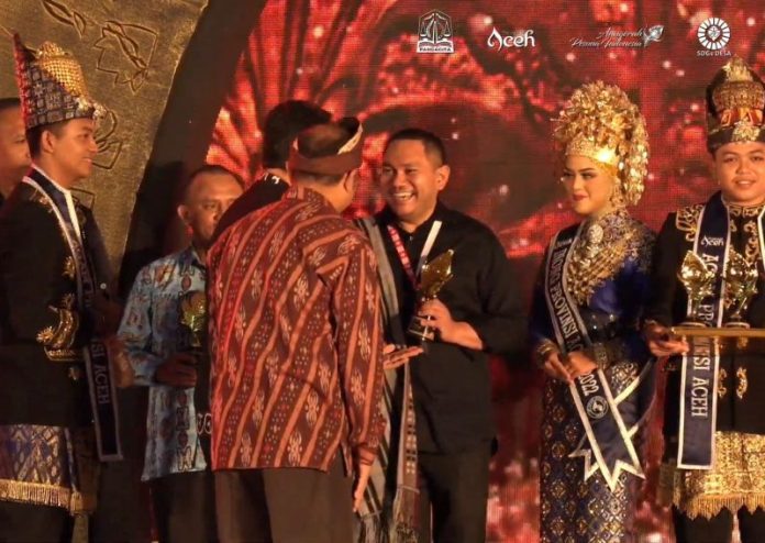 Teh Daun Gambir Pakpak Bharat Raih Juara III API Award 2022