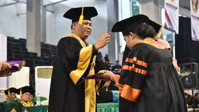 Unimed Wisuda 1.377 Mahasiswa, Rektor: Lulusan Harus Miliki 10 Skill ... Unimed Wisuda 1.377 Mahasiswa, Rektor: Lulusan Harus Miliki 10 Skill ...