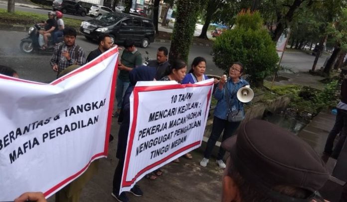 Unjuk Rasa ke PT Medan, Puluhan Eks Karyawan PT Macan Yaohan Tuntut Hak Pesangon