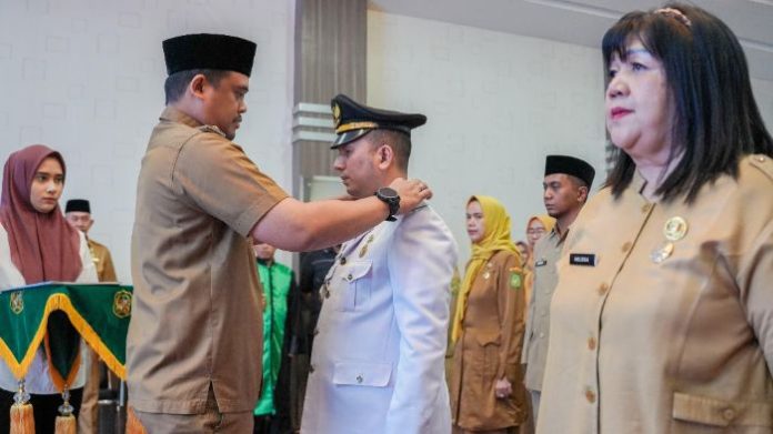 Wali Kota Bobby Nasution Lantik 54 Pejabat Administratif Hingga Kecamatan Wali Kota Bobby Nasution Lantik 54 Pejabat Administratif Hingga Kecamatan