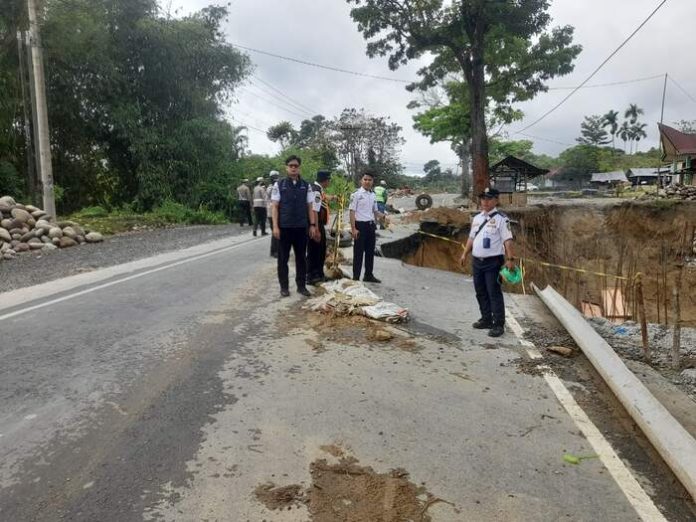 Waspada! Enam Titik Longsor di Jalan Siantar-Parapat Ancam Keselamatan