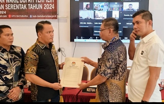 KPU Tetapkan Baharuddin-Syafrizal Sebagai Bupati dan Wakil Bupati Batu ...